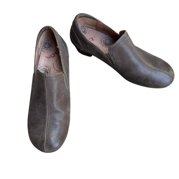 Taos Footwear | Shoes | Taos Brown Leather Shuffle Clogs Comfort Low ...